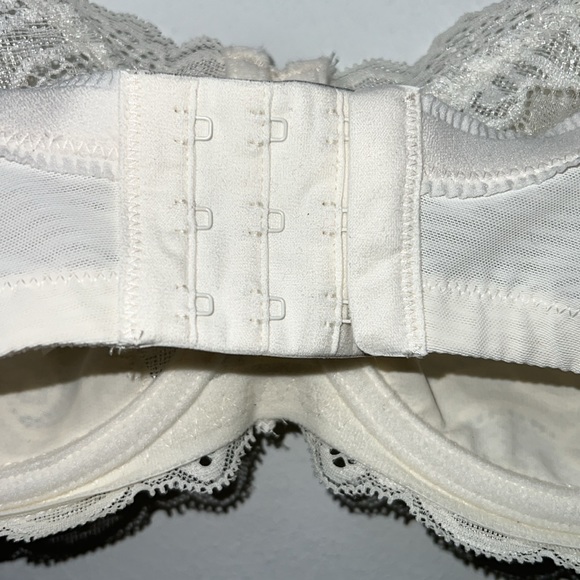 Playtex | Intimates & Sleepwear | Playtex Love My Curves Lace Bra Size ...